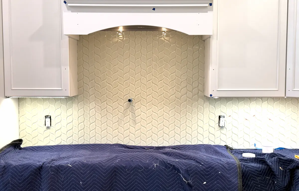 How To Install Glass Backsplash Tile Easily Installing A Glass Mosaic