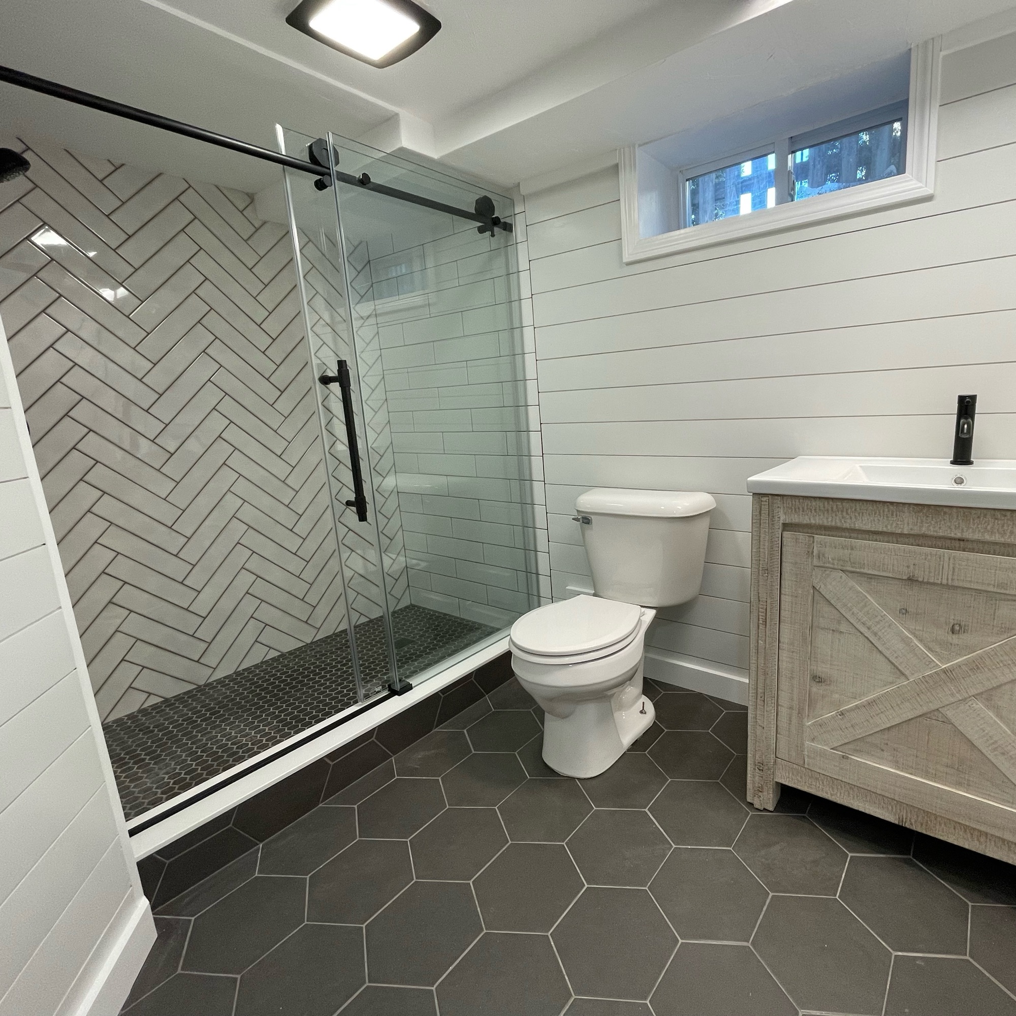 Stunning Bathroom Tile Ideas - July 2024